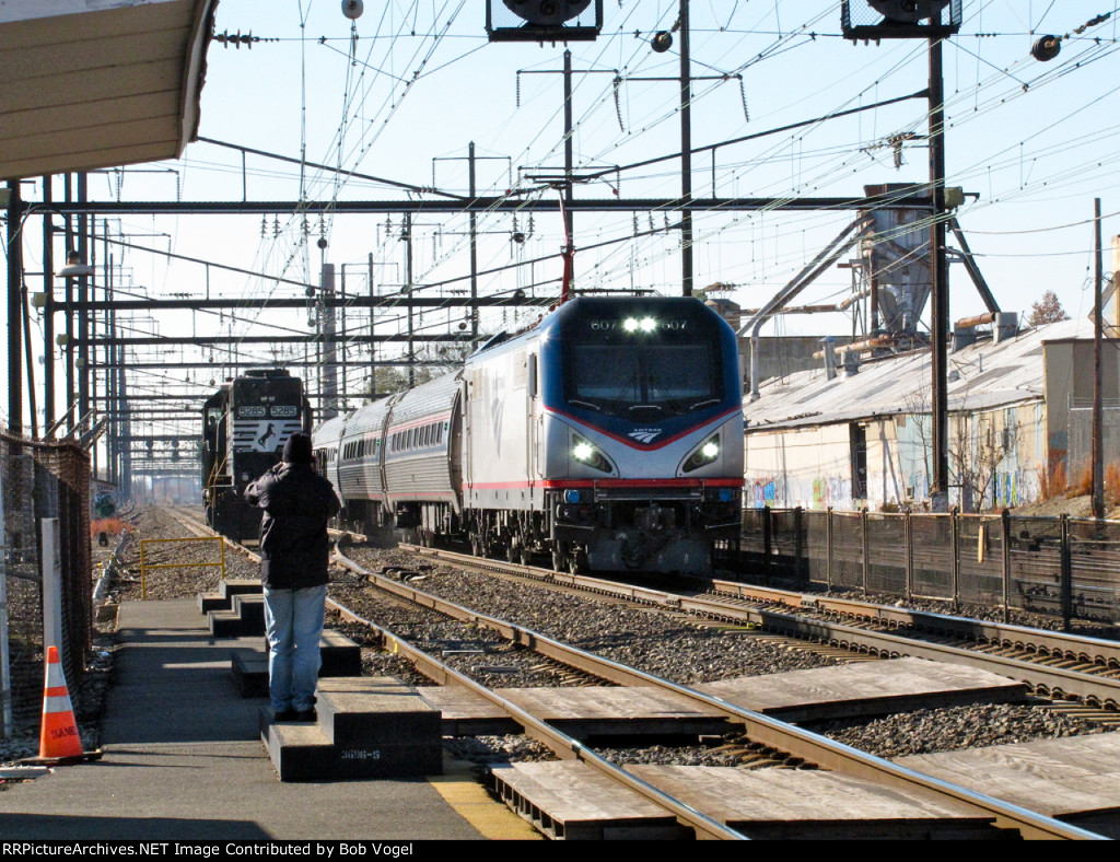 AMTK 607 and NS 5285